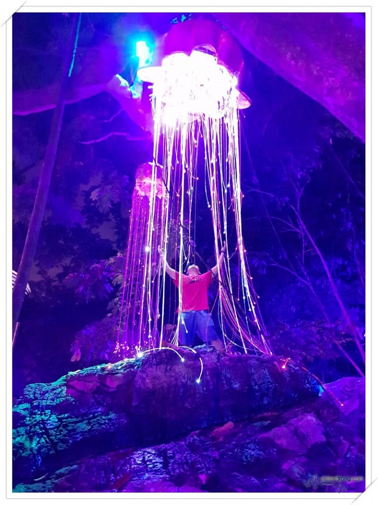 Night comes alive at Lost World Hot Springs Night Park - i'm saimatkong