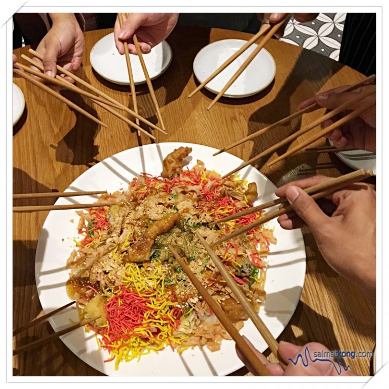 Lou Hei your way into the New Year @ Delicious Restaurant - i'm saimatkong